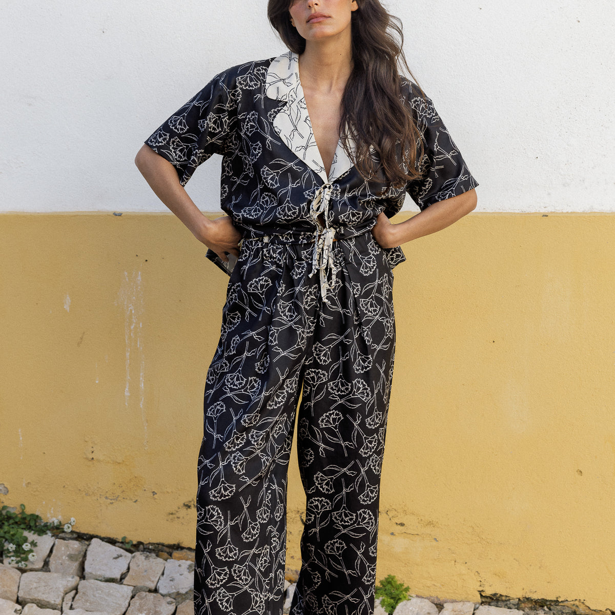 VERA trousers - BLACK CARNATIONS – SIENNA - Designed in Lisbon